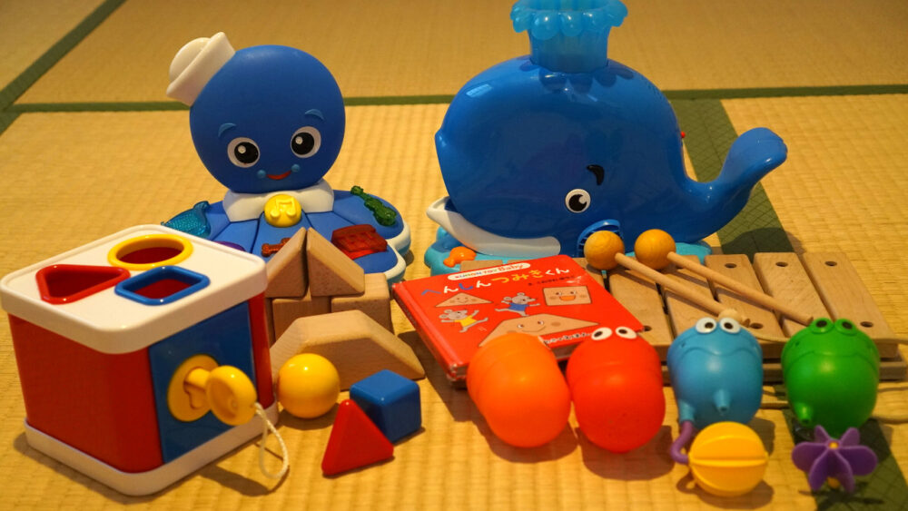 【動画でわかるトイサブブログ】1歳2ヵ月~1歳3ヵ月の知育おもちゃをレビュー！ - 年子姉妹と博士パパのおうちちいく
